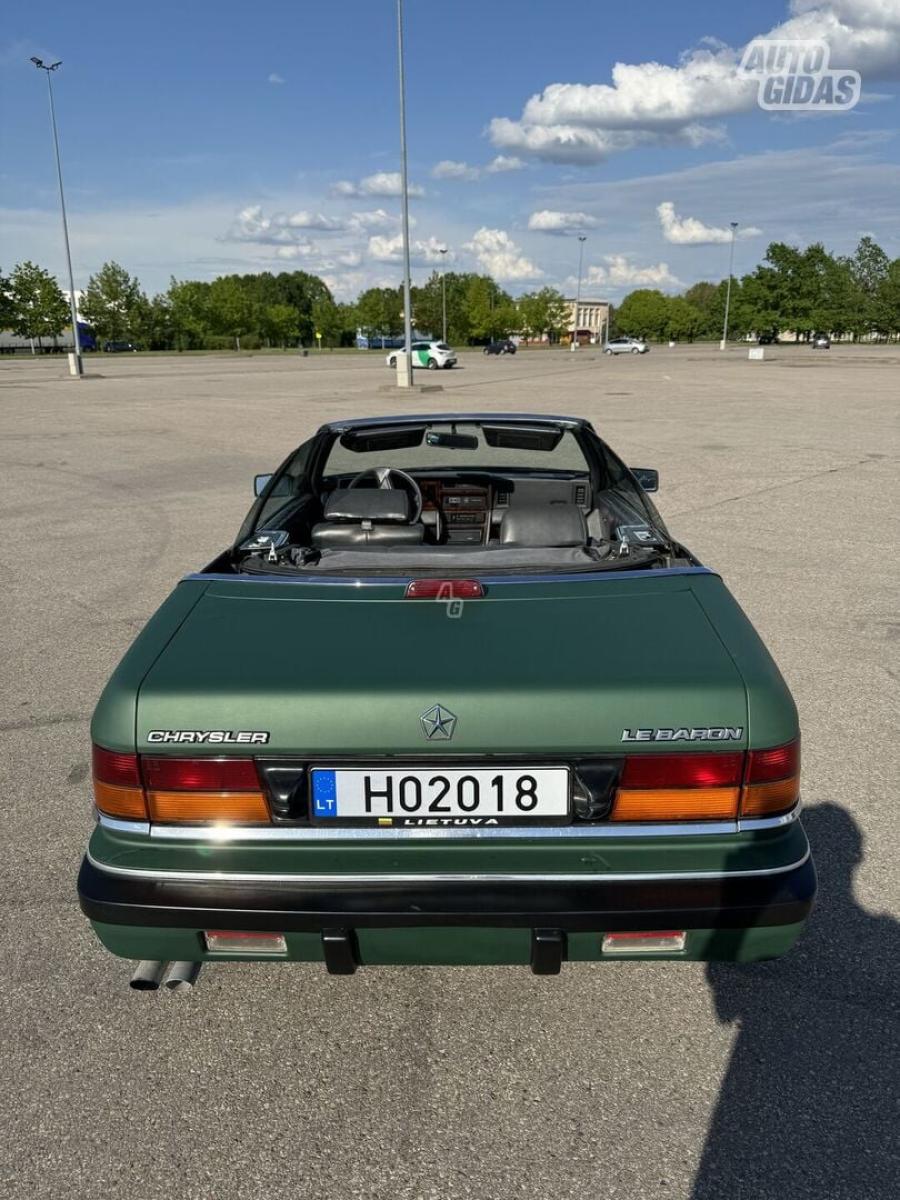 Zaļš Chrysler le-baron 1988 Viļņa, ar dzinēja tilpumu 2.20 L un nobraukumu 140 tūkst. km par 4224 €, foto 11 vietnē AUTOMOTO.COM.LV