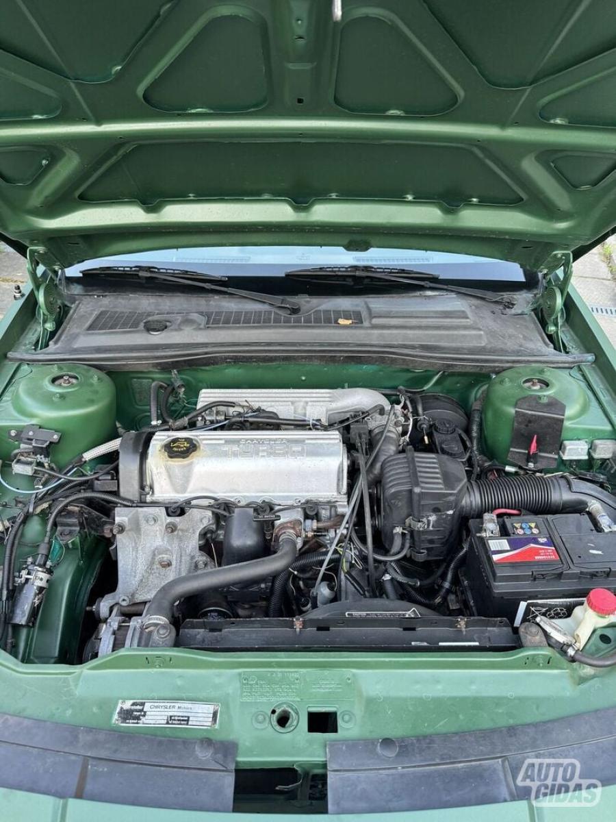 Zaļš Chrysler le-baron 1988 Viļņa, ar dzinēja tilpumu 2.20 L un nobraukumu 140 tūkst. km par 4224 €, foto 13 vietnē AUTOMOTO.COM.LV