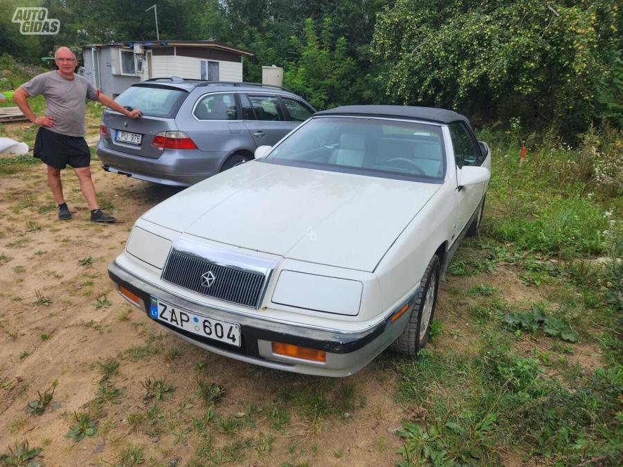 White Chrysler le-baron 1991 in Vilnius, with an engine capacity of 3.00 L and mileage of 97 thousand km for 4250 €, photo 4 on AUTOMOTO.COM.LV