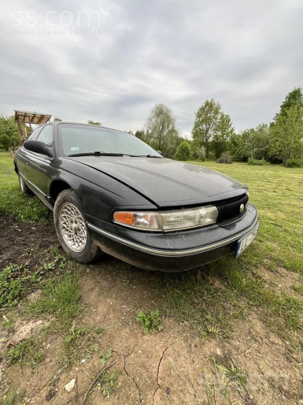 Melns Chrysler LHS 1995 Valka, ar dzinēja tilpumu 3.50 L un nobraukumu 154 tūkst. km par 700 €, foto 1 vietnē AUTOMOTO.COM.LV