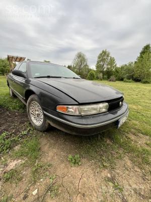 Melns Chrysler LHS 1995 Valka, ar dzinēja tilpumu 3.50 L un nobraukumu 154 tūkst. km par 700 €, foto  vietnē AUTOMOTO.COM.LV