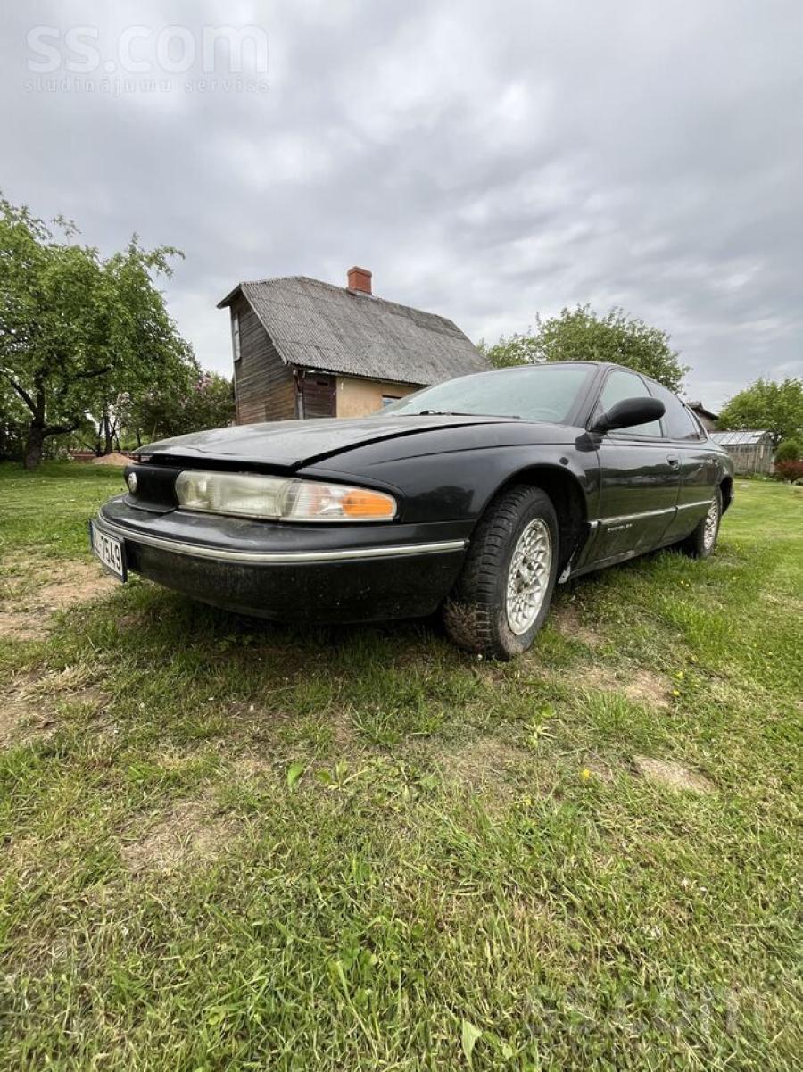 Melns Chrysler LHS 1995 Valka, ar dzinēja tilpumu 3.50 L un nobraukumu 154 tūkst. km par 700 €, foto 3 vietnē AUTOMOTO.COM.LV