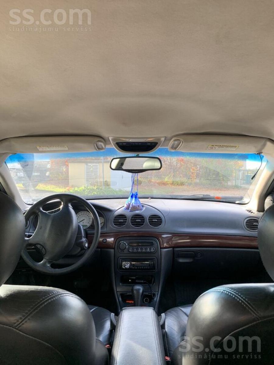 Pelēks Chrysler LHS 2000 Rīga, ar dzinēja tilpumu 3.50 L un nobraukumu 280 tūkst. km par 1300 €, foto 4 vietnē AUTOMOTO.COM.LV