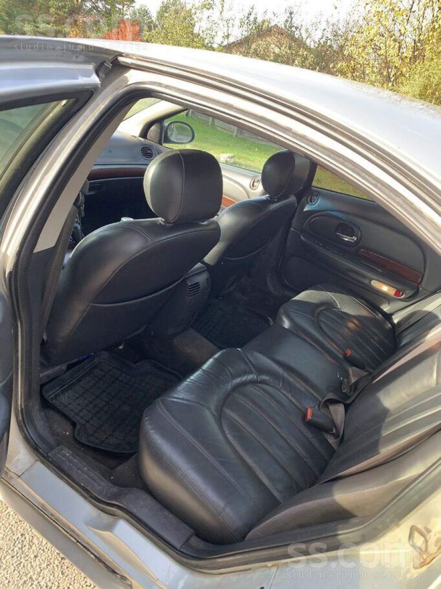 Pelēks Chrysler LHS 2000 Rīga, ar dzinēja tilpumu 3.50 L un nobraukumu 280 tūkst. km par 1300 €, foto 6 vietnē AUTOMOTO.COM.LV