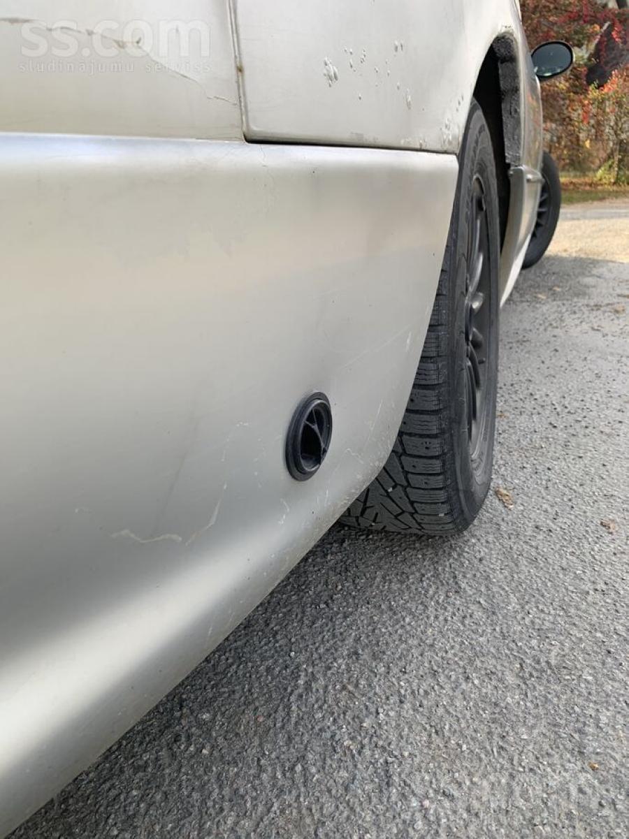 Pelēks Chrysler LHS 2000 Rīga, ar dzinēja tilpumu 3.50 L un nobraukumu 280 tūkst. km par 1300 €, foto 9 vietnē AUTOMOTO.COM.LV