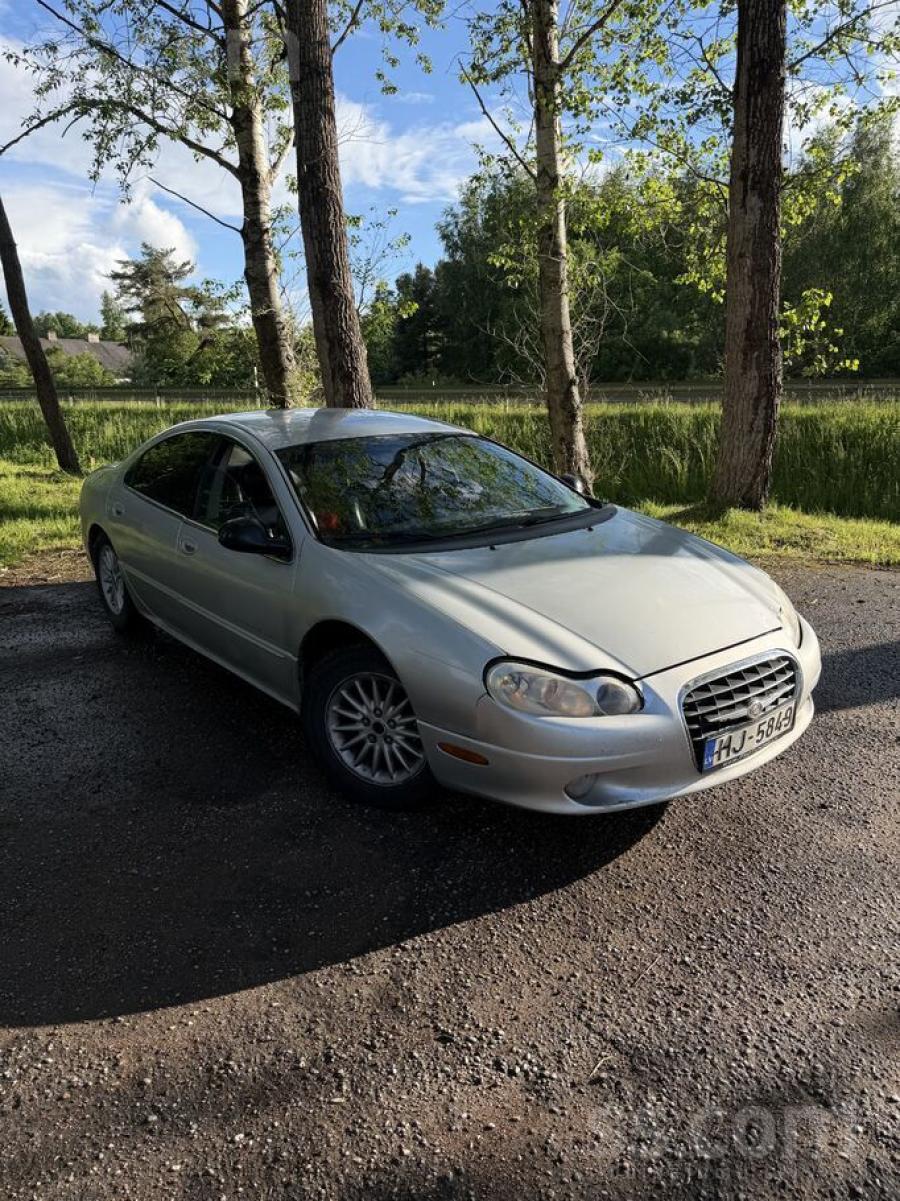 Chrysler LHS 2001 in Ventspils, with an engine capacity of 3.50 L and mileage of 278 thousand km for 1150 €, photo 1 on AUTOMOTO.COM.LV