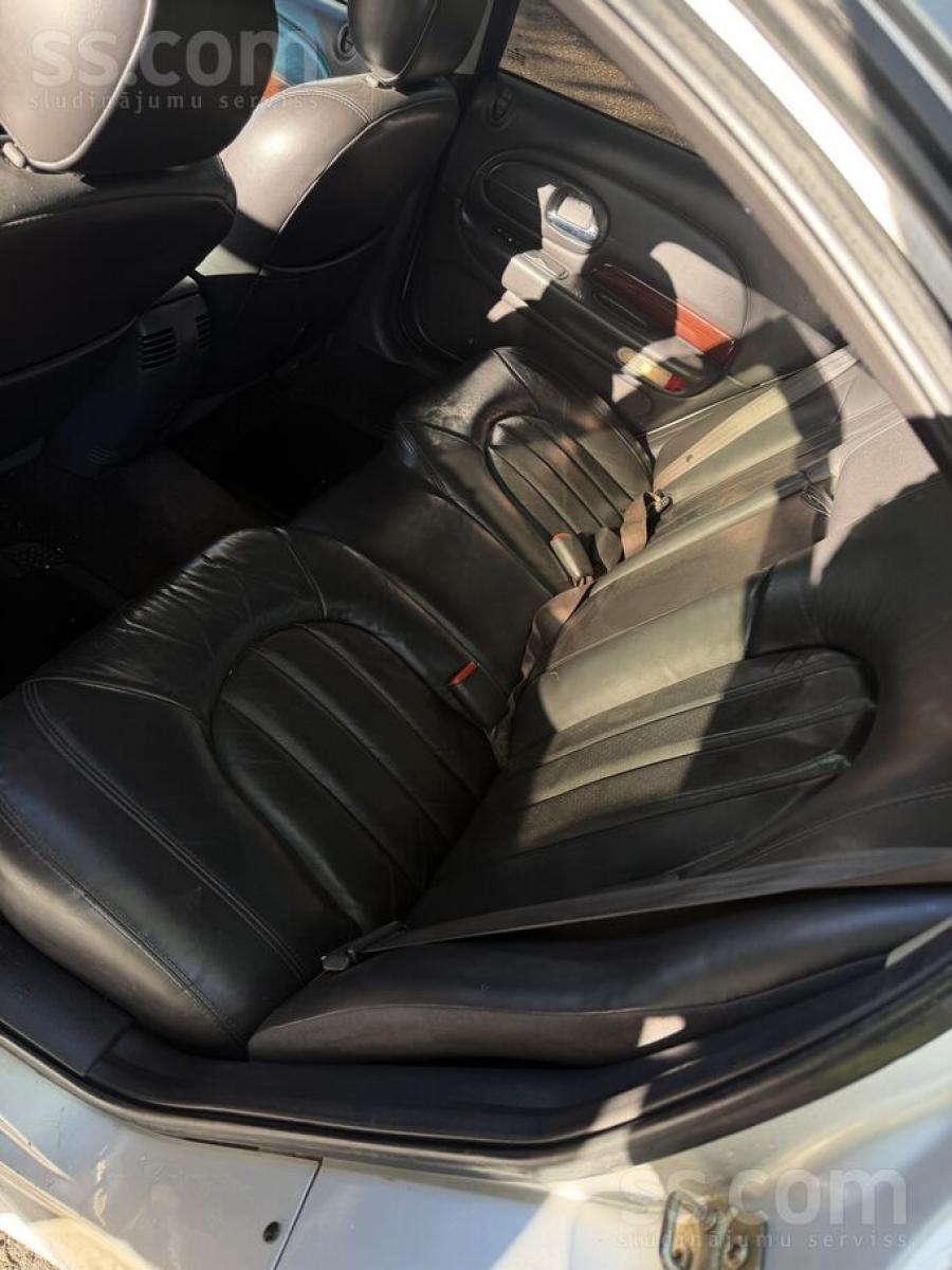 Chrysler LHS 2001 in Ventspils, with an engine capacity of 3.50 L and mileage of 278 thousand km for 1150 €, photo 14 on AUTOMOTO.COM.LV