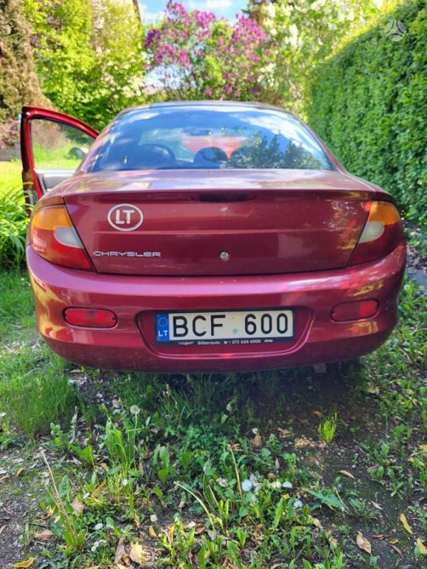 Sarkans Chrysler Neon 2004 Kauņa, ar dzinēja tilpumu 2.00 L un nobraukumu 113 tūkst. km par 600 €, foto 2 vietnē AUTOMOTO.COM.LV