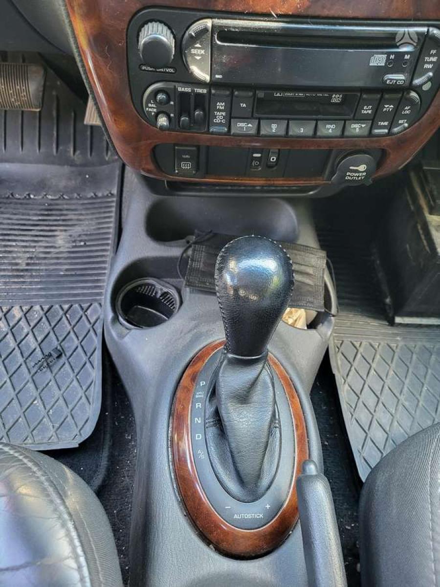 Sarkans Chrysler Neon 2004 Kauņa, ar dzinēja tilpumu 2.00 L un nobraukumu 113 tūkst. km par 600 €, foto 4 vietnē AUTOMOTO.COM.LV