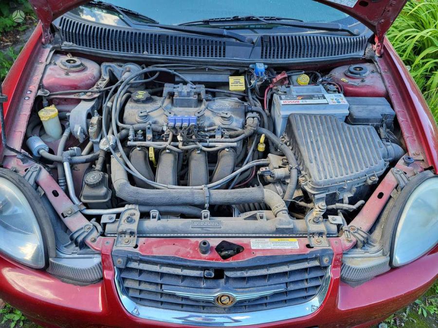 Sarkans Chrysler Neon 2004 Kauņa, ar dzinēja tilpumu 2.00 L un nobraukumu 113 tūkst. km par 600 €, foto 9 vietnē AUTOMOTO.COM.LV