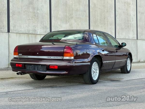 Sarkans Chrysler new-yorker 1997 Tartu, ar dzinēja tilpumu 3.50 L un nobraukumu 135 tūkst. km par 15000 €, foto 4 vietnē AUTOMOTO.COM.LV
