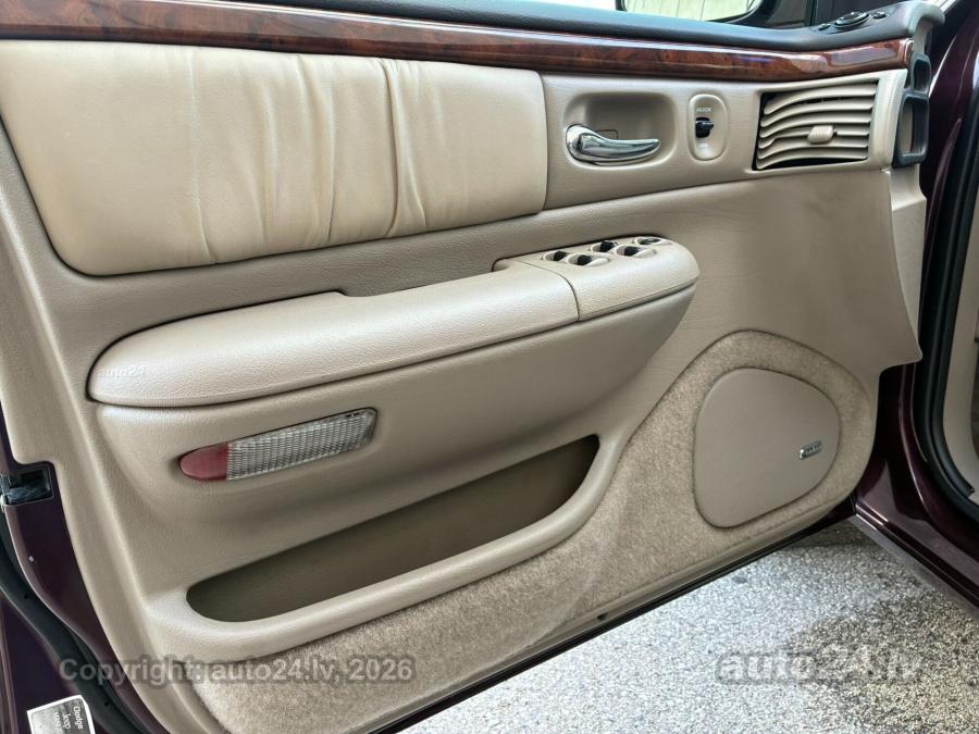 Sarkans Chrysler new-yorker 1997 Tartu, ar dzinēja tilpumu 3.50 L un nobraukumu 135 tūkst. km par 15000 €, foto 15 vietnē AUTOMOTO.COM.LV