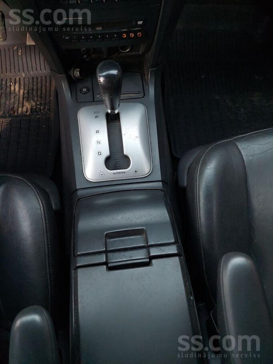 Black Chrysler Pacifica 2004 in Rezekne, with an engine capacity of 3.50 L and mileage of 325 thousand km for 1000 €, photo 6 on AUTOMOTO.COM.LV