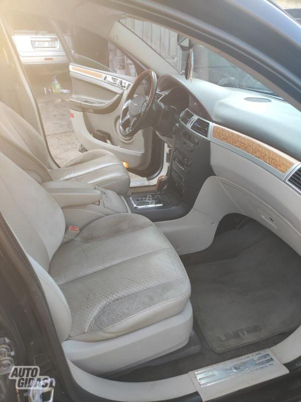 Black Chrysler Pacifica 2005 in Mazeikiai, with an engine capacity of 3.50 L and mileage of 310 thousand km for 850 €, photo 8 on AUTOMOTO.COM.LV