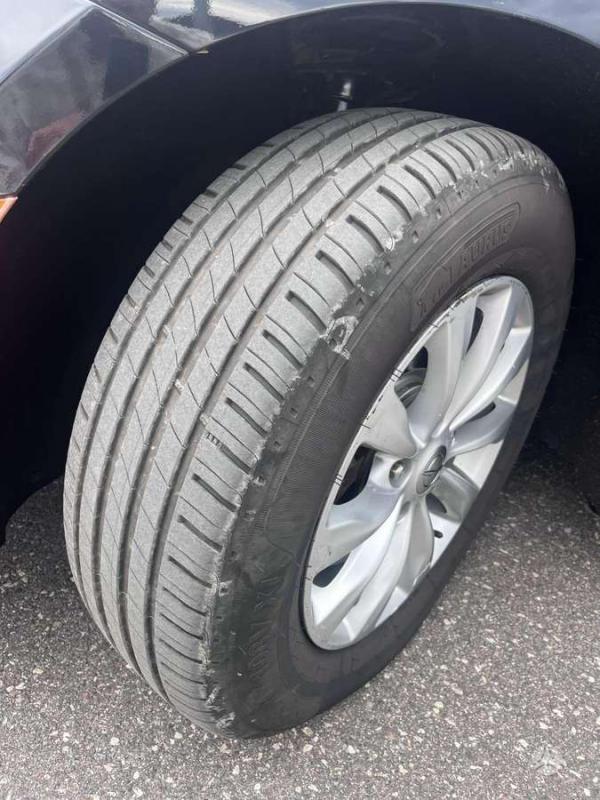 Black Chrysler Pacifica 2018 in Vilnius, with an engine capacity of 3.60 L and mileage of 238 thousand km for 14700 €, photo 7 on AUTOMOTO.COM.LV