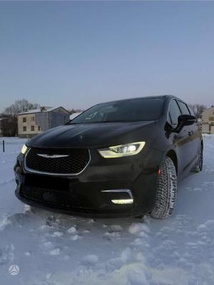 Melns Chrysler Pacifica 2022 Klaipėda, ar dzinēja tilpumu 3.60 L un nobraukumu 70 tūkst. km par 28000 €, foto 5 vietnē AUTOMOTO.COM.LV