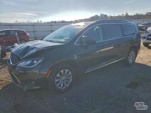 Melns Chrysler Pacifica 2017 Klaipėda, ar dzinēja tilpumu 3.60 L un nobraukumu 199 tūkst. km par 8900 €, foto 3 vietnē AUTOMOTO.COM.LV