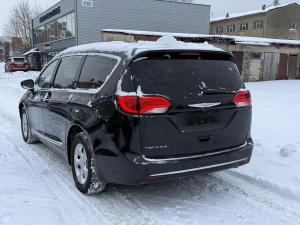 Melns Chrysler Pacifica 2017 Klaipėda, ar dzinēja tilpumu 3.61 L un nobraukumu 151 tūkst. km par 7200 €, foto 2 vietnē AUTOMOTO.COM.LV