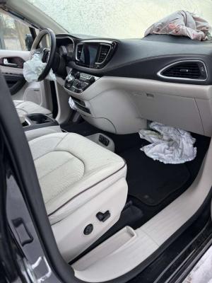 Melns Chrysler Pacifica 2017 Šauļi, ar dzinēja tilpumu 3.60 L un nobraukumu 151 tūkst. km par 6999 €, foto 13 vietnē AUTOMOTO.COM.LV