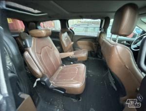 Black Chrysler Pacifica 2017 in Vilnius, with an engine capacity of 3.60 L and mileage of 249 thousand km for 10800 €, photo 12 on AUTOMOTO.COM.LV