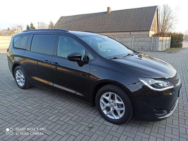 Melns Chrysler Pacifica 2017 Tauragė, ar dzinēja tilpumu 3.61 L un nobraukumu 175 tūkst. km par 15300 €, foto 7 vietnē AUTOMOTO.COM.LV