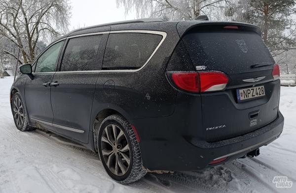 Melns Chrysler Pacifica 2017 Druskininkai, ar dzinēja tilpumu 3.60 L un nobraukumu 129 tūkst. km par 19000 €, foto 9 vietnē AUTOMOTO.COM.LV