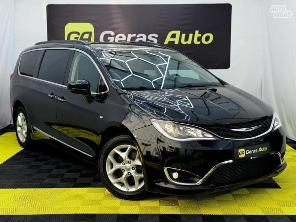 Black Chrysler Pacifica 2017 in Avizieniai, with an engine capacity of 3.60 L and mileage of 166 thousand km for 17300 €, photo 3 on AUTOMOTO.COM.LV