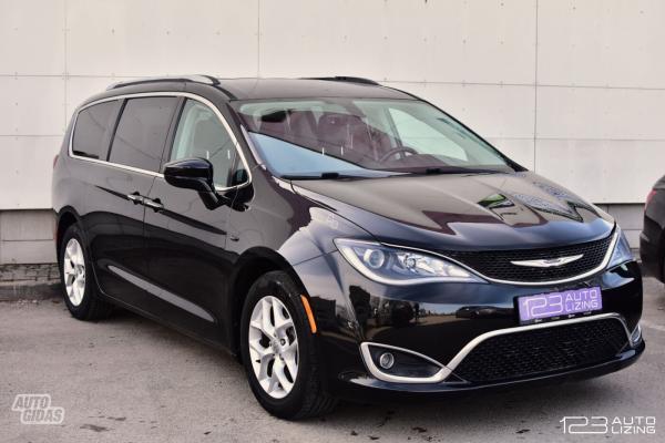 Melns Chrysler Pacifica 2017 Kretinga, ar dzinēja tilpumu 3.60 L un nobraukumu 158 tūkst. km par 15999 €, foto 5 vietnē AUTOMOTO.COM.LV