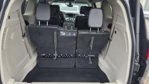 Black Chrysler Pacifica 2017 in Panevezys, with an engine capacity of 3.60 L and mileage of 202 thousand km for 13900 €, photo 20 on AUTOMOTO.COM.LV