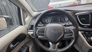 Black Chrysler Pacifica 2017 in Panevezys, with an engine capacity of 3.60 L and mileage of 202 thousand km for 13900 €, photo 22 on AUTOMOTO.COM.LV