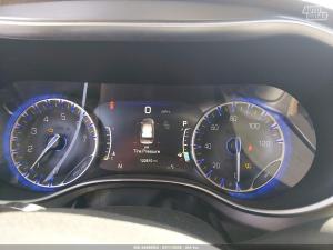 Black Chrysler Pacifica 2017 in Druskininkai, with an engine capacity of 3.60 L and mileage of 197 thousand km for 12000 €, photo 11 on AUTOMOTO.COM.LV