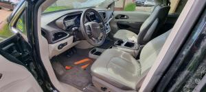 Melns Chrysler Pacifica 2017 Viļņa, ar dzinēja tilpumu 3.61 L un nobraukumu 84 tūkst. km par 10500 €, foto 18 vietnē AUTOMOTO.COM.LV