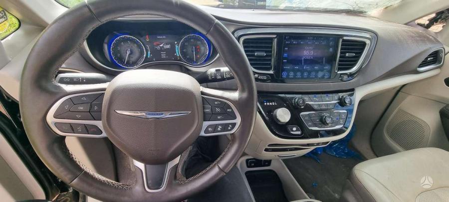 Melns Chrysler Pacifica 2017 Viļņa, ar dzinēja tilpumu 3.61 L un nobraukumu 84 tūkst. km par 10500 €, foto 20 vietnē AUTOMOTO.COM.LV