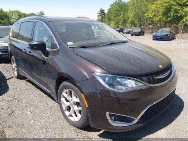 Melns Chrysler Pacifica 2017 Klaipėda, ar dzinēja tilpumu 3.61 L un nobraukumu 184 tūkst. km par 9435 €, foto 1 vietnē AUTOMOTO.COM.LV