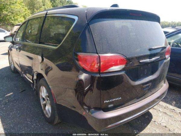 Melns Chrysler Pacifica 2017 Klaipėda, ar dzinēja tilpumu 3.61 L un nobraukumu 184 tūkst. km par 9435 €, foto 3 vietnē AUTOMOTO.COM.LV