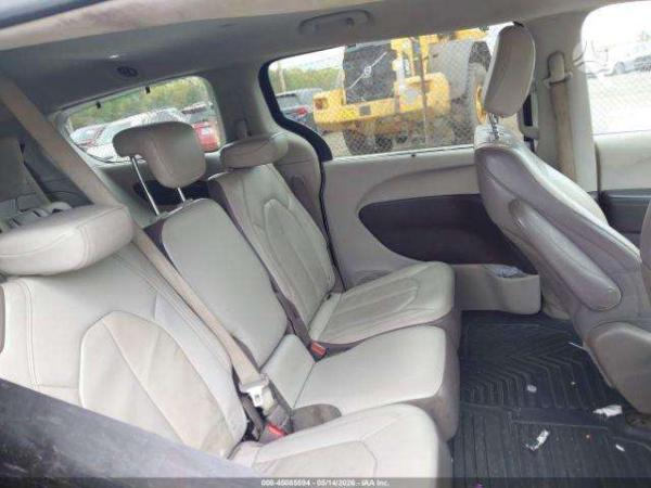 Melns Chrysler Pacifica 2017 Klaipėda, ar dzinēja tilpumu 3.61 L un nobraukumu 184 tūkst. km par 9435 €, foto 8 vietnē AUTOMOTO.COM.LV