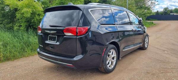 Melns Chrysler Pacifica 2017 Viļņa, ar dzinēja tilpumu 3.61 L un nobraukumu 84 tūkst. km par 10800 €, foto 1 vietnē AUTOMOTO.COM.LV