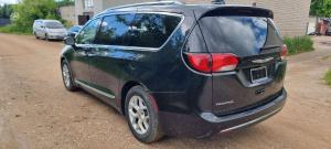 Melns Chrysler Pacifica 2017 Viļņa, ar dzinēja tilpumu 3.61 L un nobraukumu 84 tūkst. km par 10800 €, foto 4 vietnē AUTOMOTO.COM.LV
