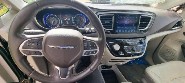 Melns Chrysler Pacifica 2017 Viļņa, ar dzinēja tilpumu 3.61 L un nobraukumu 84 tūkst. km par 10800 €, foto 10 vietnē AUTOMOTO.COM.LV