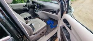 Melns Chrysler Pacifica 2017 Viļņa, ar dzinēja tilpumu 3.61 L un nobraukumu 84 tūkst. km par 10800 €, foto 15 vietnē AUTOMOTO.COM.LV