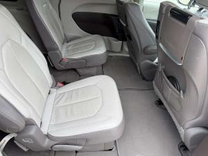 Melns Chrysler Pacifica 2017 Viļņa, ar dzinēja tilpumu 3.60 L un nobraukumu 109 tūkst. km par 13999 €, foto 14 vietnē AUTOMOTO.COM.LV