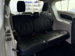 Melns Chrysler Pacifica 2017 Viļņa, ar dzinēja tilpumu 3.60 L un nobraukumu 166 tūkst. km par 14200 €, foto 16 vietnē AUTOMOTO.COM.LV