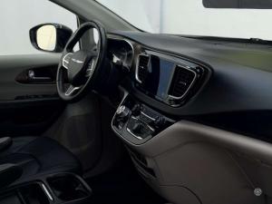 Melns Chrysler Pacifica 2017 Viļņa, ar dzinēja tilpumu 3.60 L un nobraukumu 166 tūkst. km par 14200 €, foto 19 vietnē AUTOMOTO.COM.LV