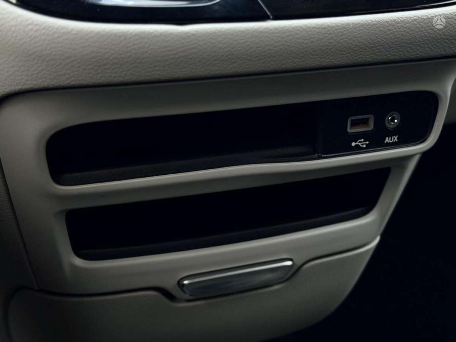 Melns Chrysler Pacifica 2017 Viļņa, ar dzinēja tilpumu 3.60 L un nobraukumu 166 tūkst. km par 14200 €, foto 27 vietnē AUTOMOTO.COM.LV