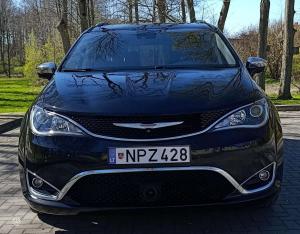 Melns Chrysler Pacifica 2017 Kauņa, ar dzinēja tilpumu 3.60 L un nobraukumu 132 tūkst. km par 16000 €, foto 5 vietnē AUTOMOTO.COM.LV