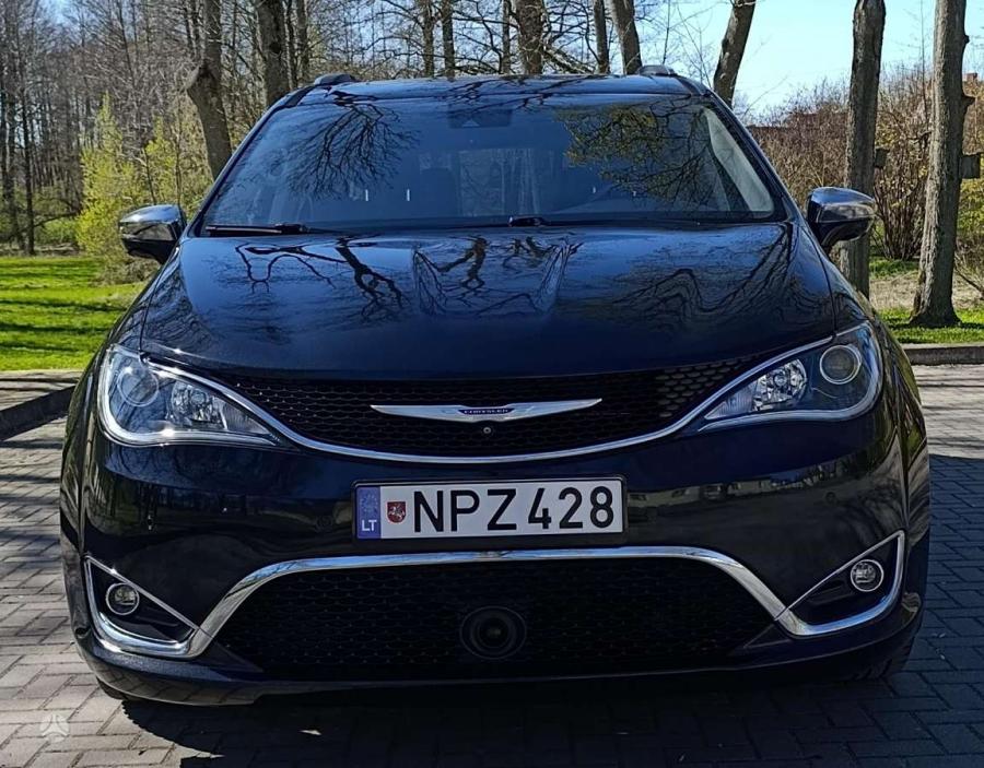 Melns Chrysler Pacifica 2017 Kauņa, ar dzinēja tilpumu 3.60 L un nobraukumu 132 tūkst. km par 16000 €, foto 5 vietnē AUTOMOTO.COM.LV