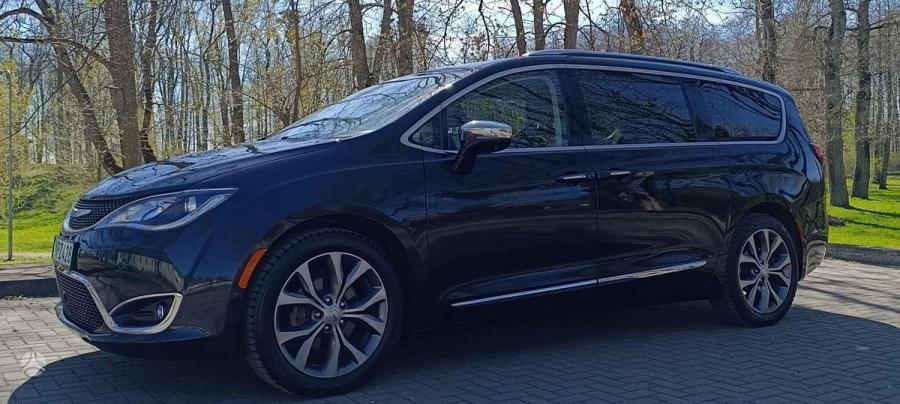 Melns Chrysler Pacifica 2017 Kauņa, ar dzinēja tilpumu 3.60 L un nobraukumu 132 tūkst. km par 16000 €, foto 7 vietnē AUTOMOTO.COM.LV