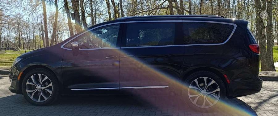 Melns Chrysler Pacifica 2017 Kauņa, ar dzinēja tilpumu 3.60 L un nobraukumu 132 tūkst. km par 16000 €, foto 10 vietnē AUTOMOTO.COM.LV