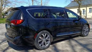 Melns Chrysler Pacifica 2017 Kauņa, ar dzinēja tilpumu 3.60 L un nobraukumu 132 tūkst. km par 16000 €, foto 14 vietnē AUTOMOTO.COM.LV