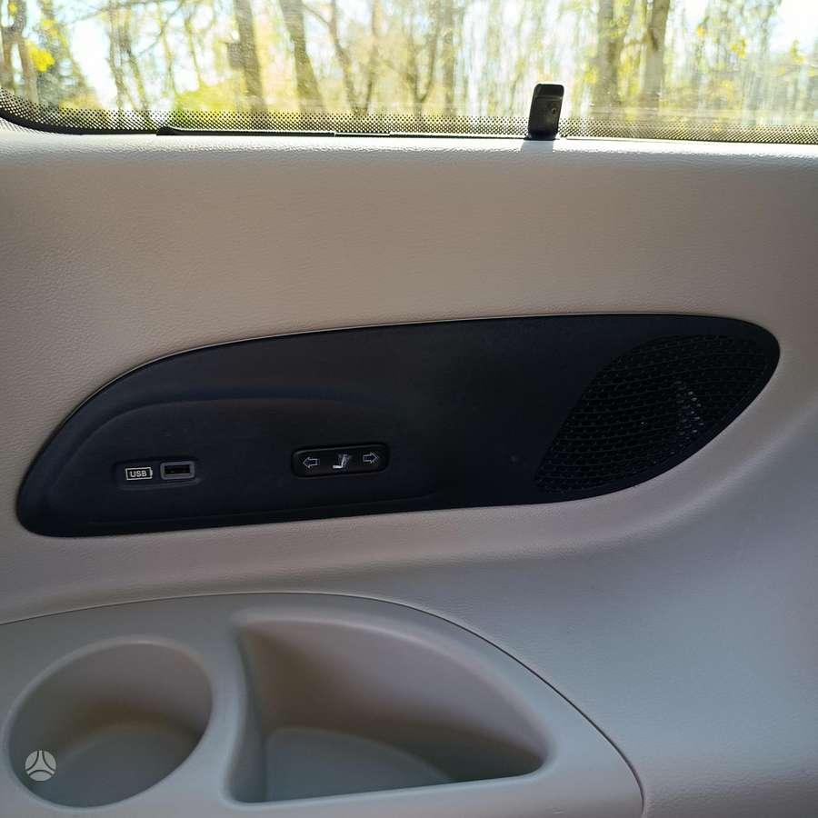 Melns Chrysler Pacifica 2017 Kauņa, ar dzinēja tilpumu 3.60 L un nobraukumu 132 tūkst. km par 16000 €, foto 20 vietnē AUTOMOTO.COM.LV